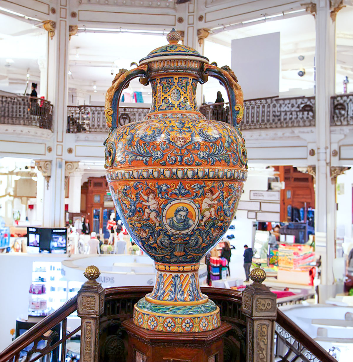 El Jarrón de cerámica de la Tienda la Favorita en Rosario